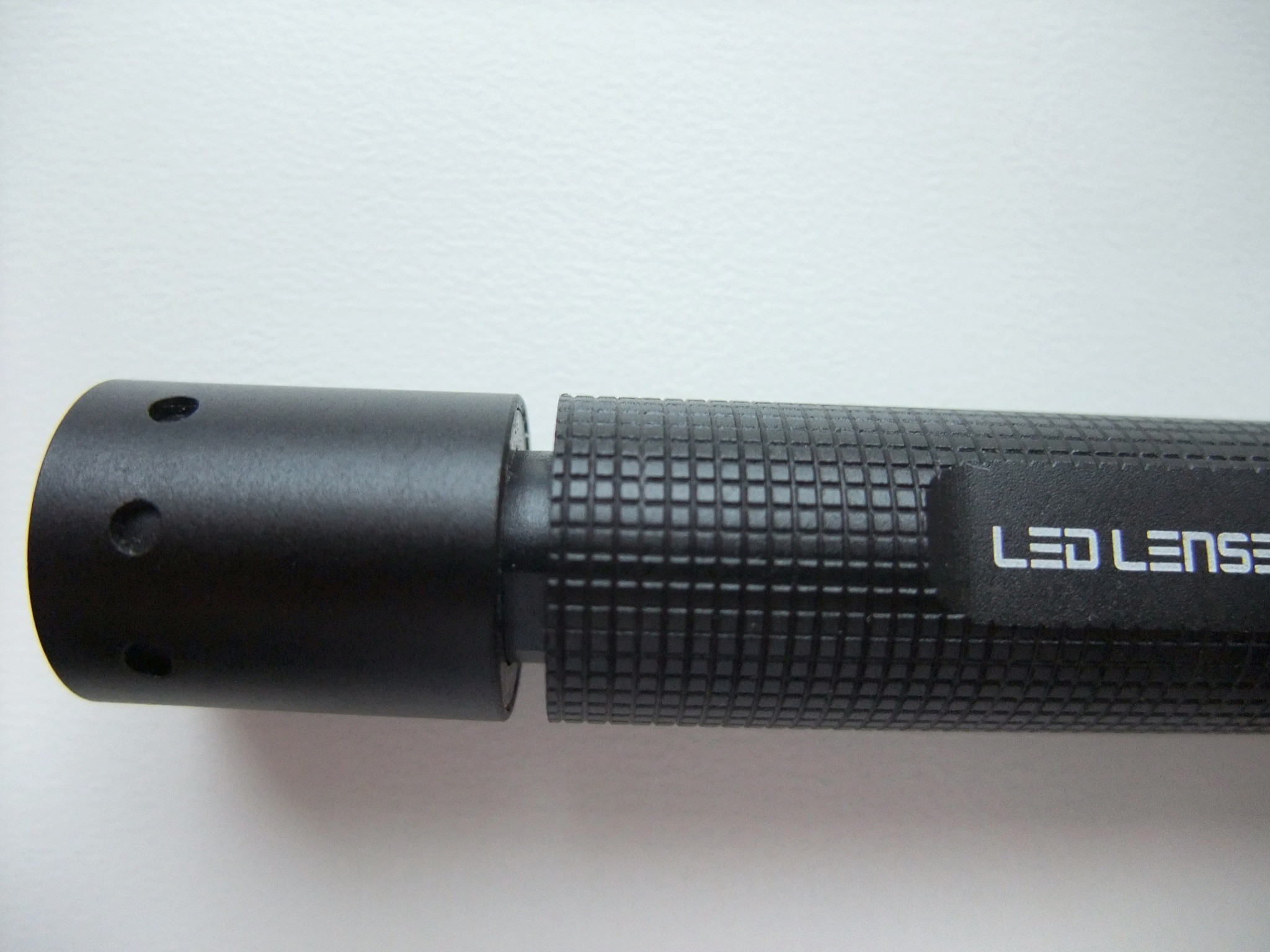 Обзор LED LENSER P2. Фонарь с анодированным корпусом и позолоченными ...